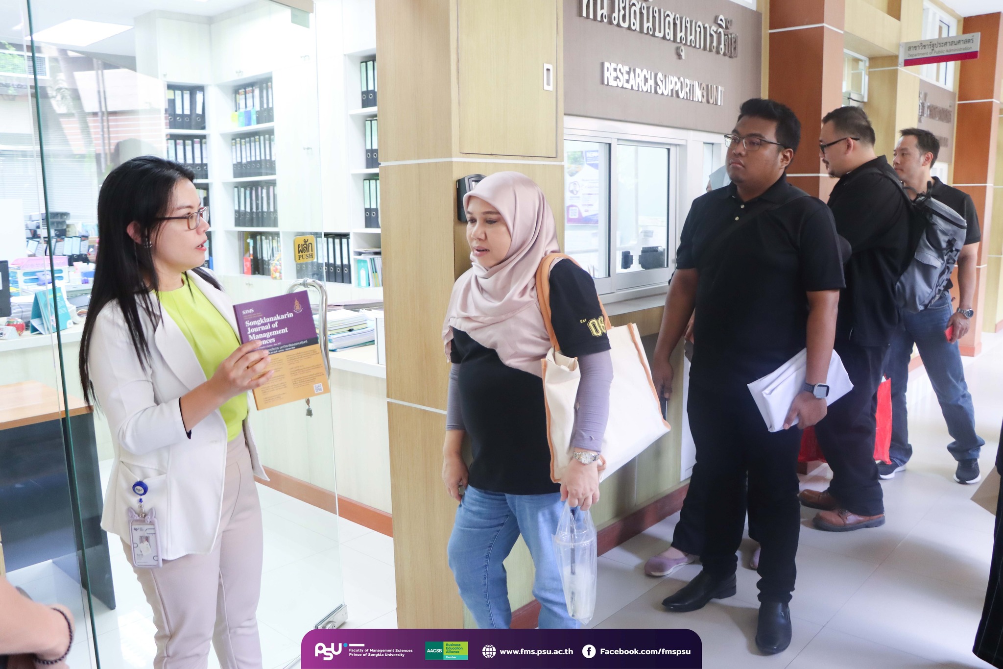 ต้อนรับคณะศึกษาดูงานจาก Graduate School of Business, Universiti Sains ...